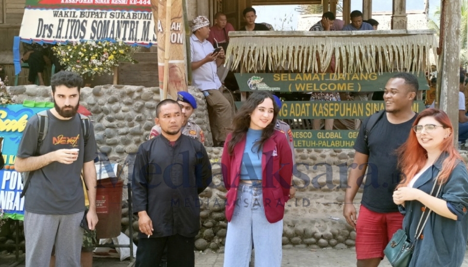 Serentaun Sinar Resmi ke-446, Daya Tarik Wisatawan Lirik Tradisi Adat ...